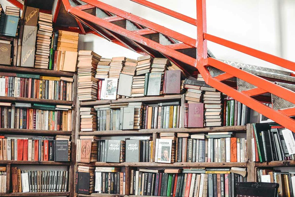 Posizionare le librerie in casa: 5 spunti di tendenza